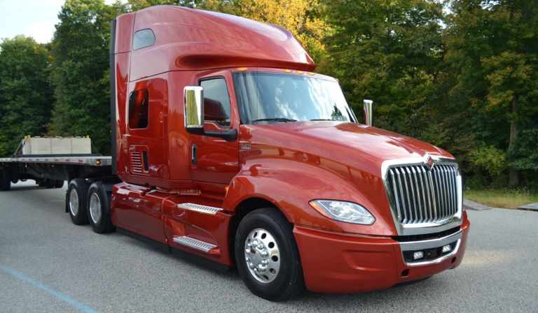 Navistar entrega camiones con A26 | Revista TyT