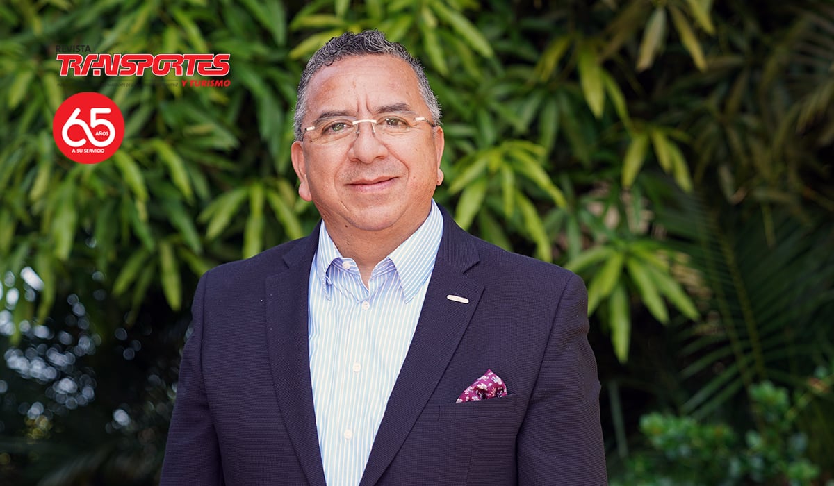 Hombro con hombro para crecer juntos: Flavio Rivera, Freightliner ...