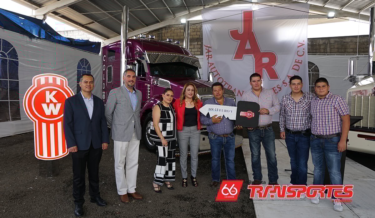JAR Autotransportes recibe T880 con PACCAR MX-13 Euro 5 | Revista TyT