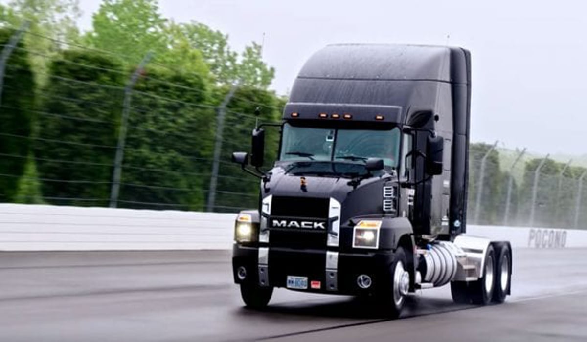 Mack Trucks continuará como la maquinaria que mueve a las fieras de ...