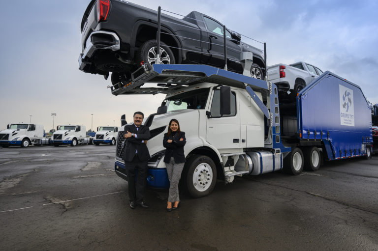 Volvo Trucks entrega 55 unidades a Grupo TyT | Revista TyT