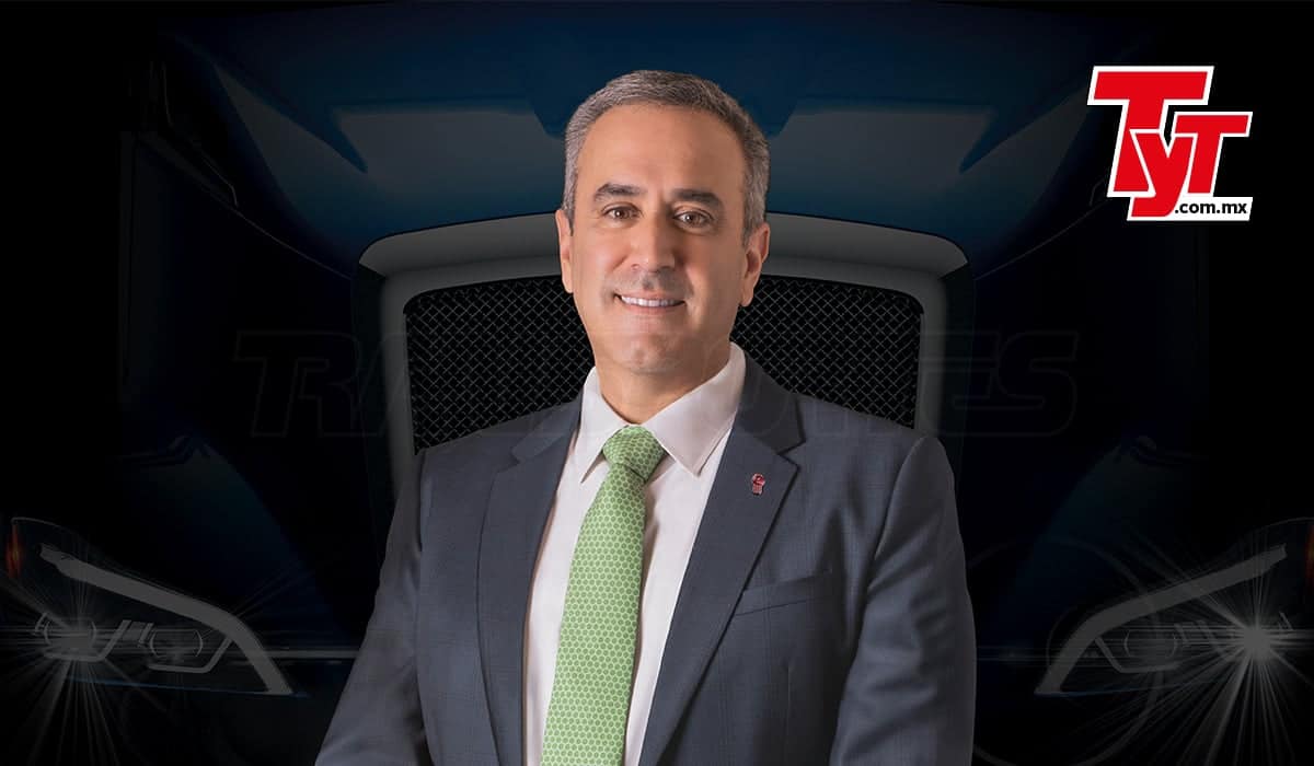 Kenworth entrega un tracto al IECA Silao para capacitar operadores ...