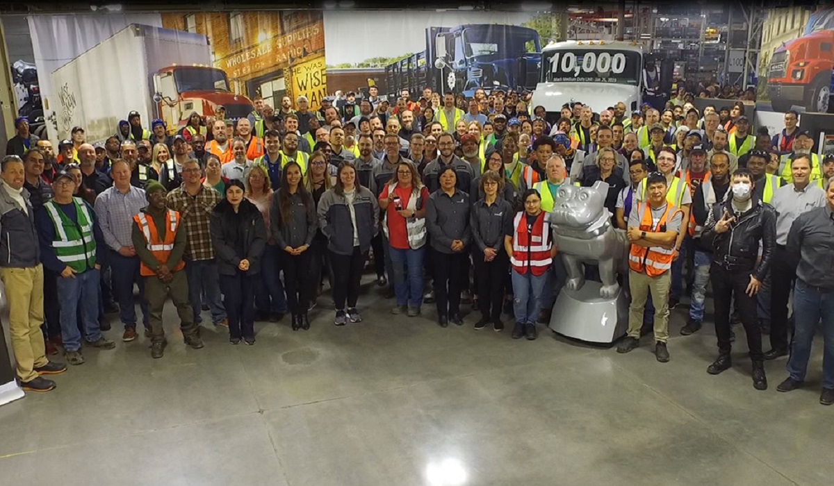 Sale de la planta de Virginia el Mack MD número 10,000 | Revista TyT