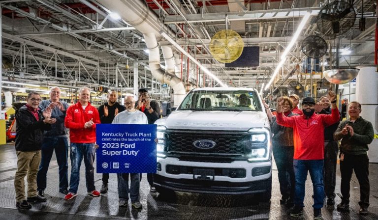 Ford inicia la producción de la F-Series Super Duty 2023 en dos plantas ...