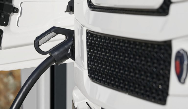 Scania lanza sistema para recarga de camiones y autobuses en Europa | Revista TyT