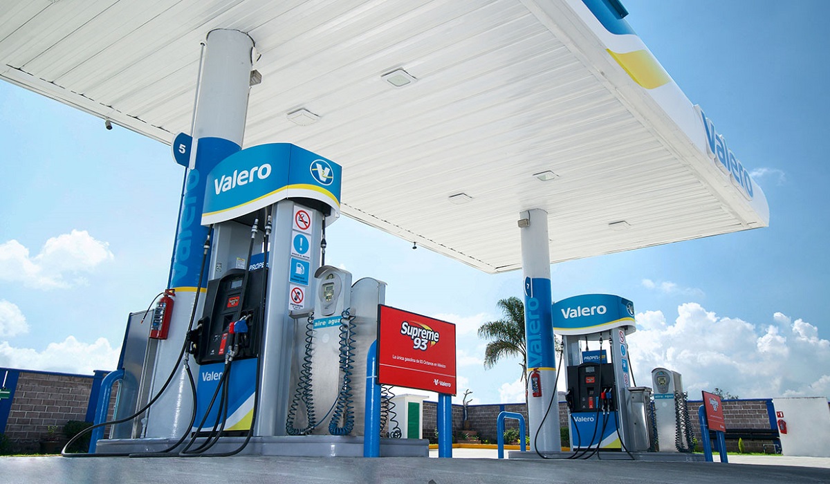 Valero construirá una terminal y 11 estaciones de servicio en ...