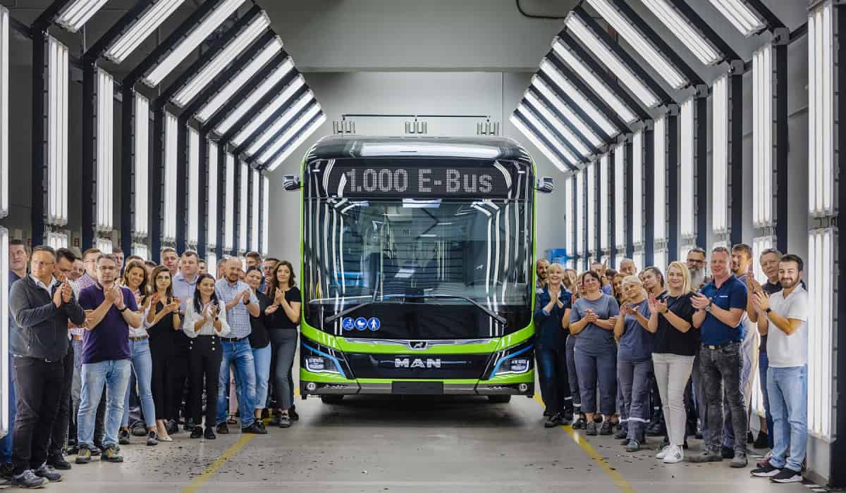 MAN hace historia con la producción del Lion's City E número 1,000 ...