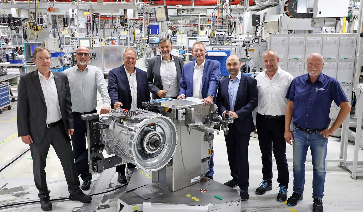 ZF produce un millón de transmisiones TraXon para comerciales pesados | Revista TyT