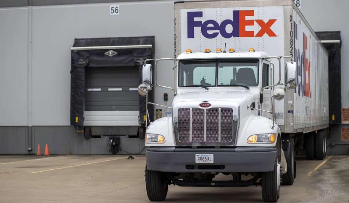 FedEx mueve 80,000 mdd en la economía mundial en 2023 | Revista TyT