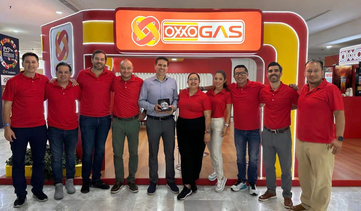 OXXO GAS recibe premio al Liderazgo Gasolinero 2024 por Onexpo | Revista TyT