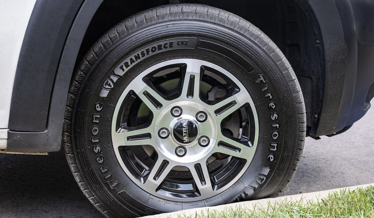 Firestone lanza en EU neumáticos para camiones y vehículos de última milla | Revista TyT