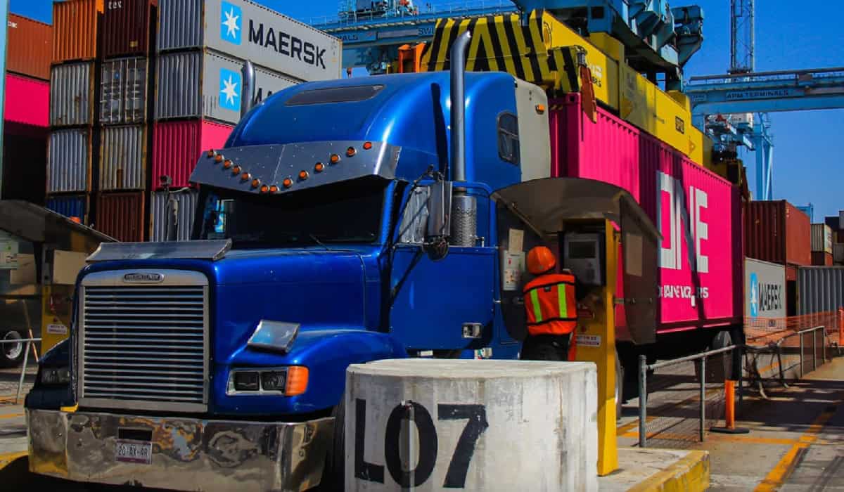 Reanudan operaciones en la Aduana Manzanillo | Revista TyT