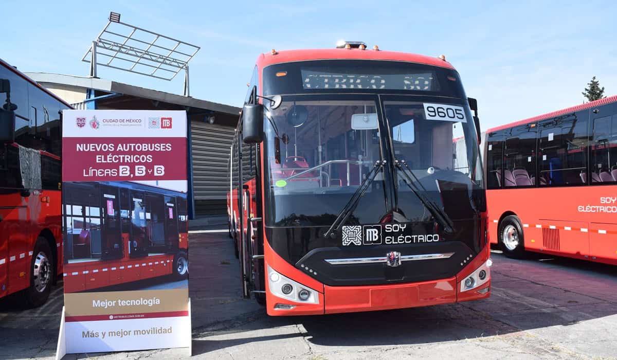 Metrobús estrena 26 autobuses articulados eléctricos para las líneas 2 ...