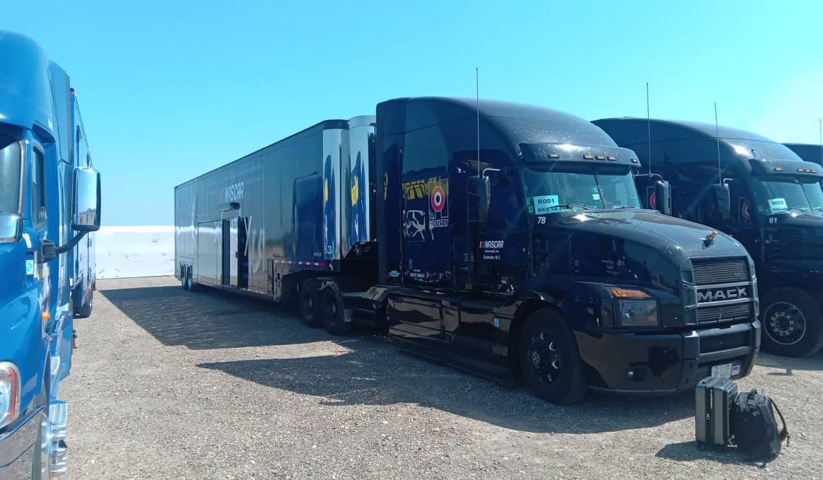 Ximple participa como la única empresa mexicana en la caravana NASCAR ...