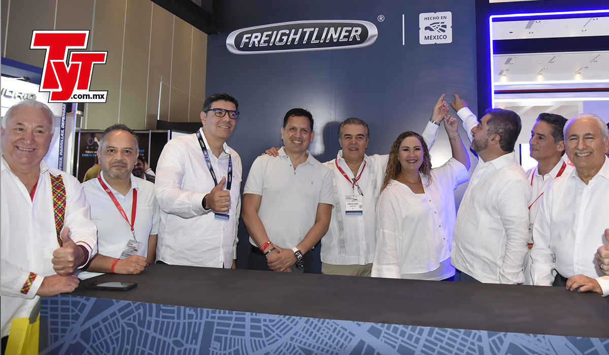 Freightliner presenta su distintivo “Hecho en México" | Revista TyT