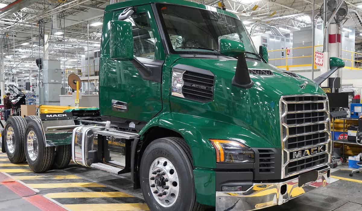 Mack inicia en Pensilvania la producción del nuevo Anthem | Revista TyT