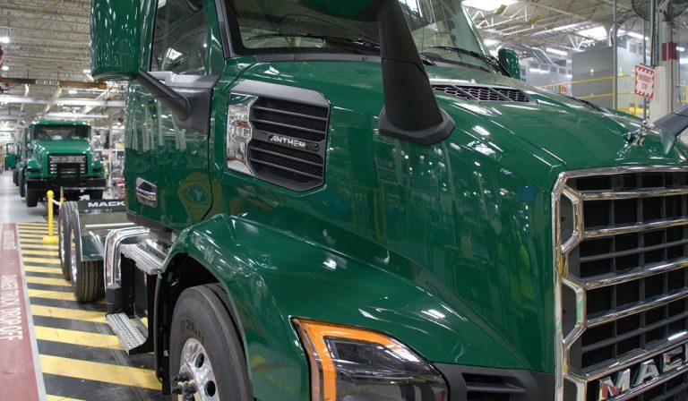 Mack inicia en Pensilvania la producción del nuevo Anthem | Revista TyT