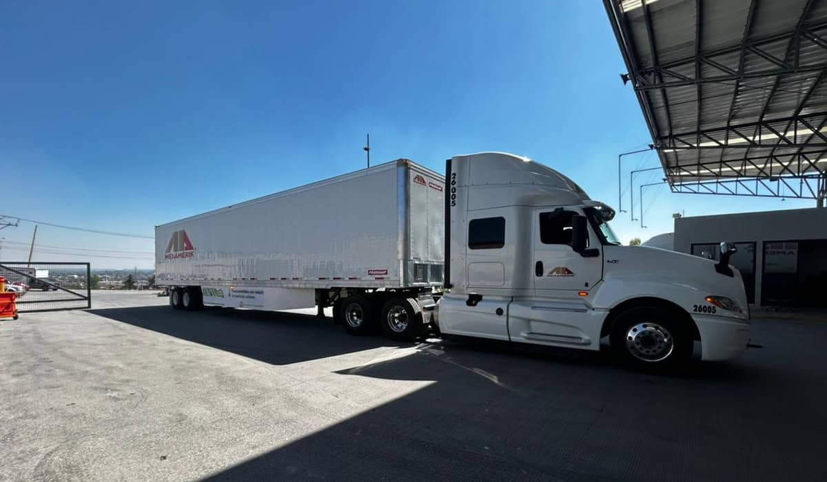 Fultra entrega 75 tractocamiones International y 150 cajas secas a ...